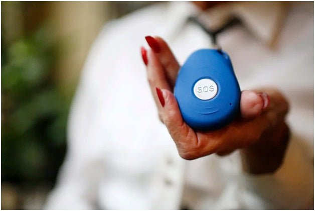 How Emergency Alert Buttons for Seniors Work in 2022?